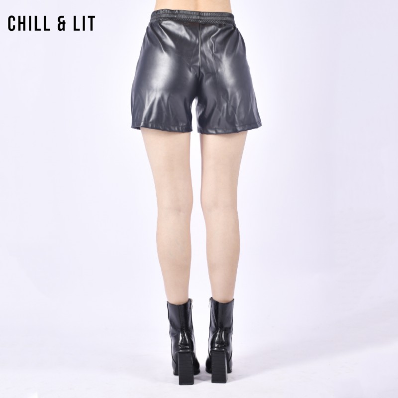 Short En Cuir